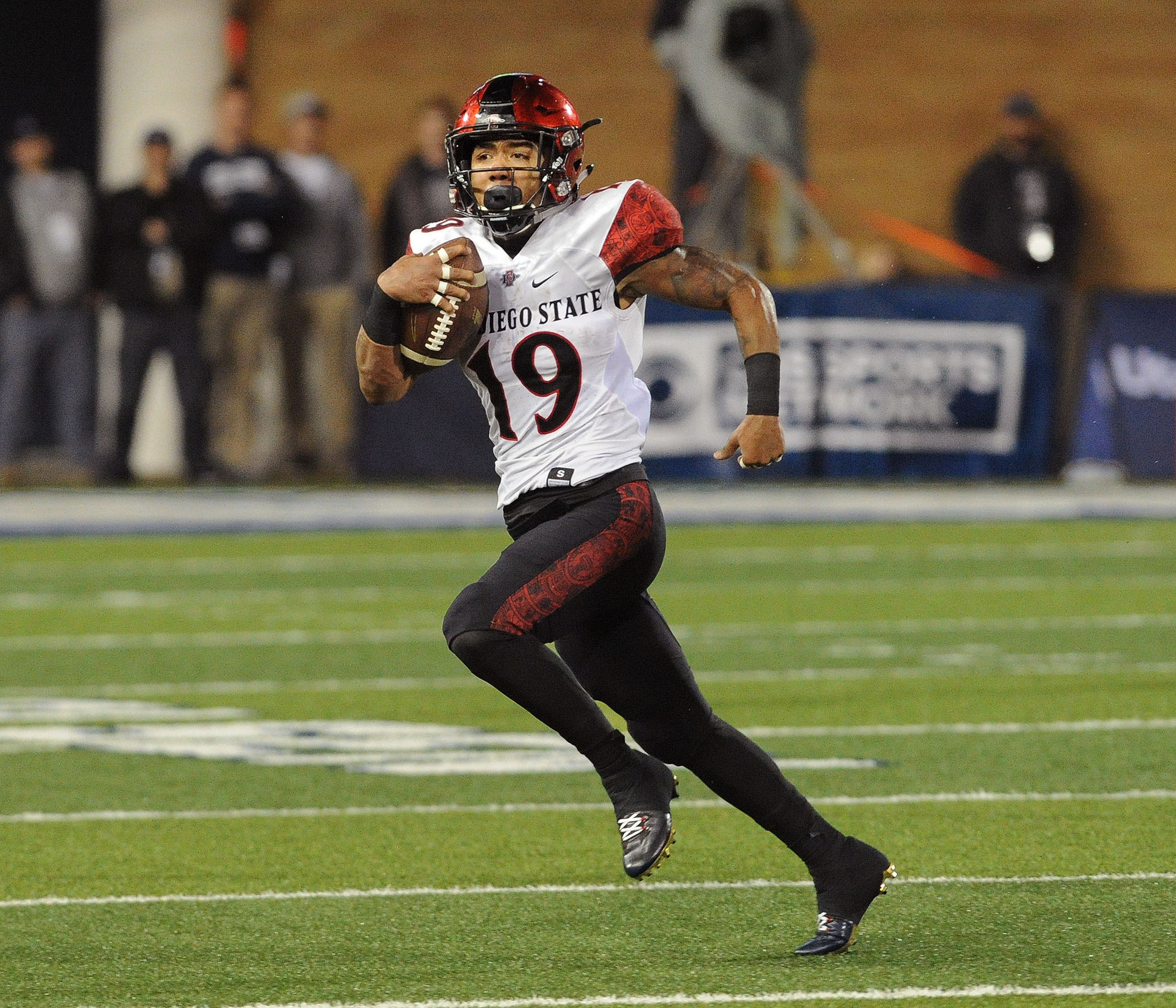 San Diego State rolls Utah State, 40-13 - San Diego State Aztecs