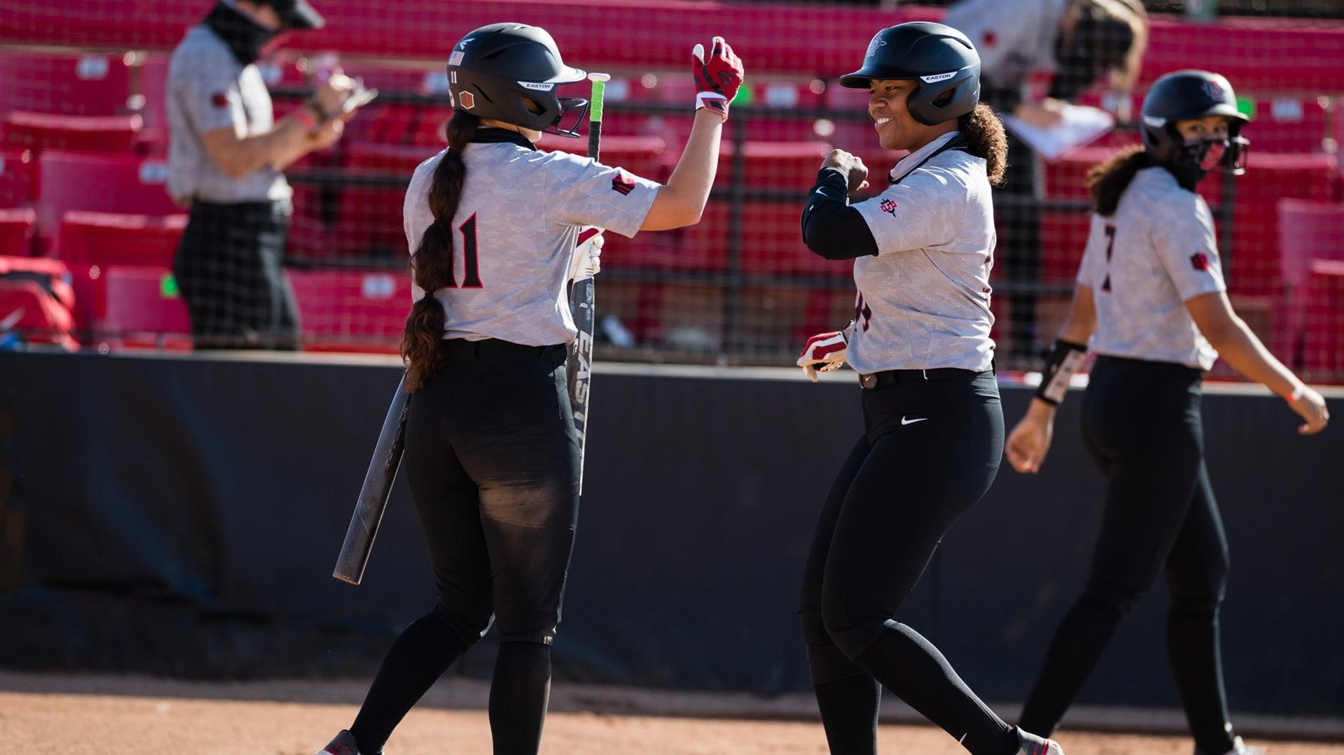 Aztec Softball Splits on Friday Night - San Diego State Aztecs