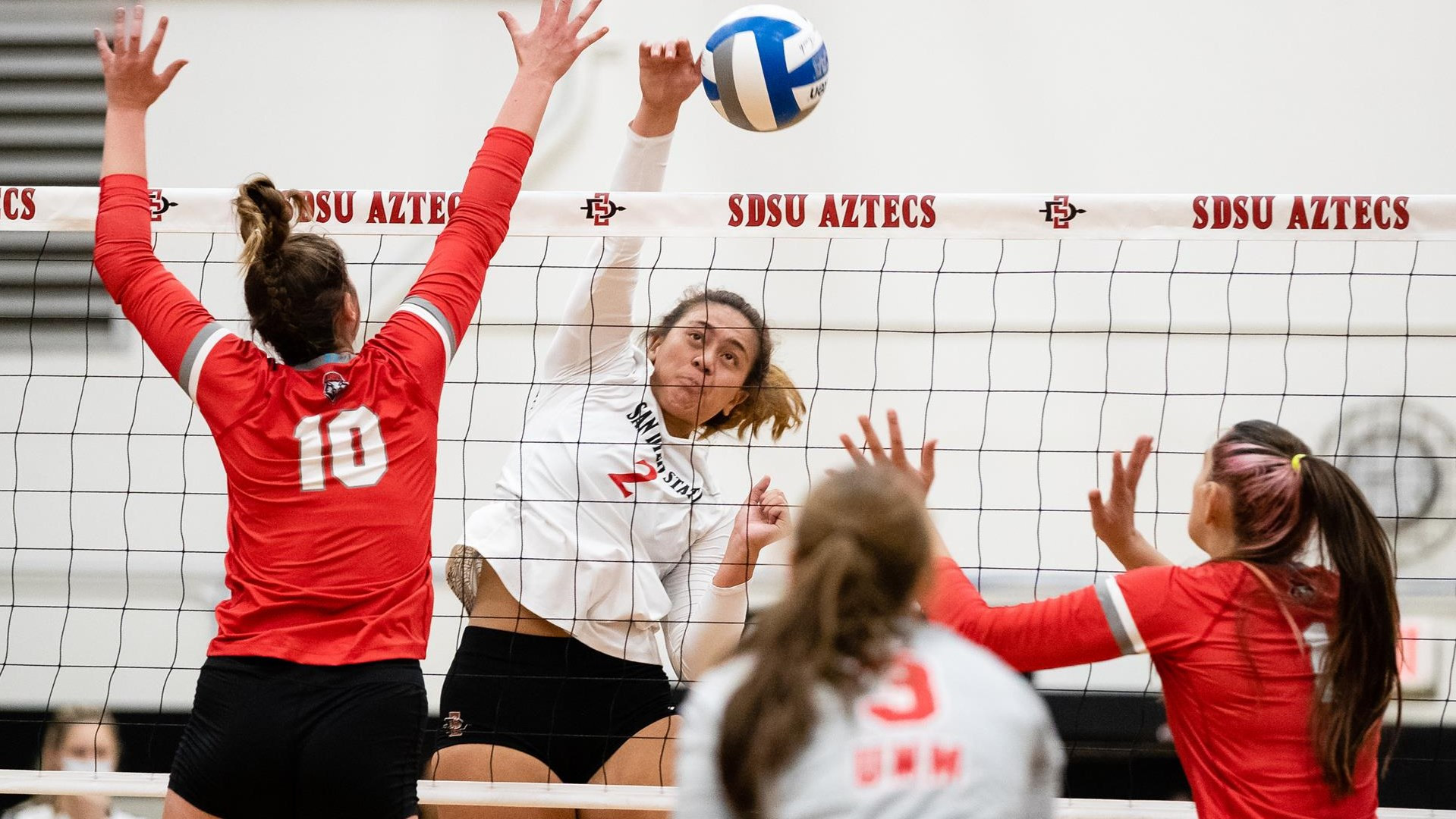 Aztecs Toppled in Three Sets at Utah State - San Diego State Aztecs