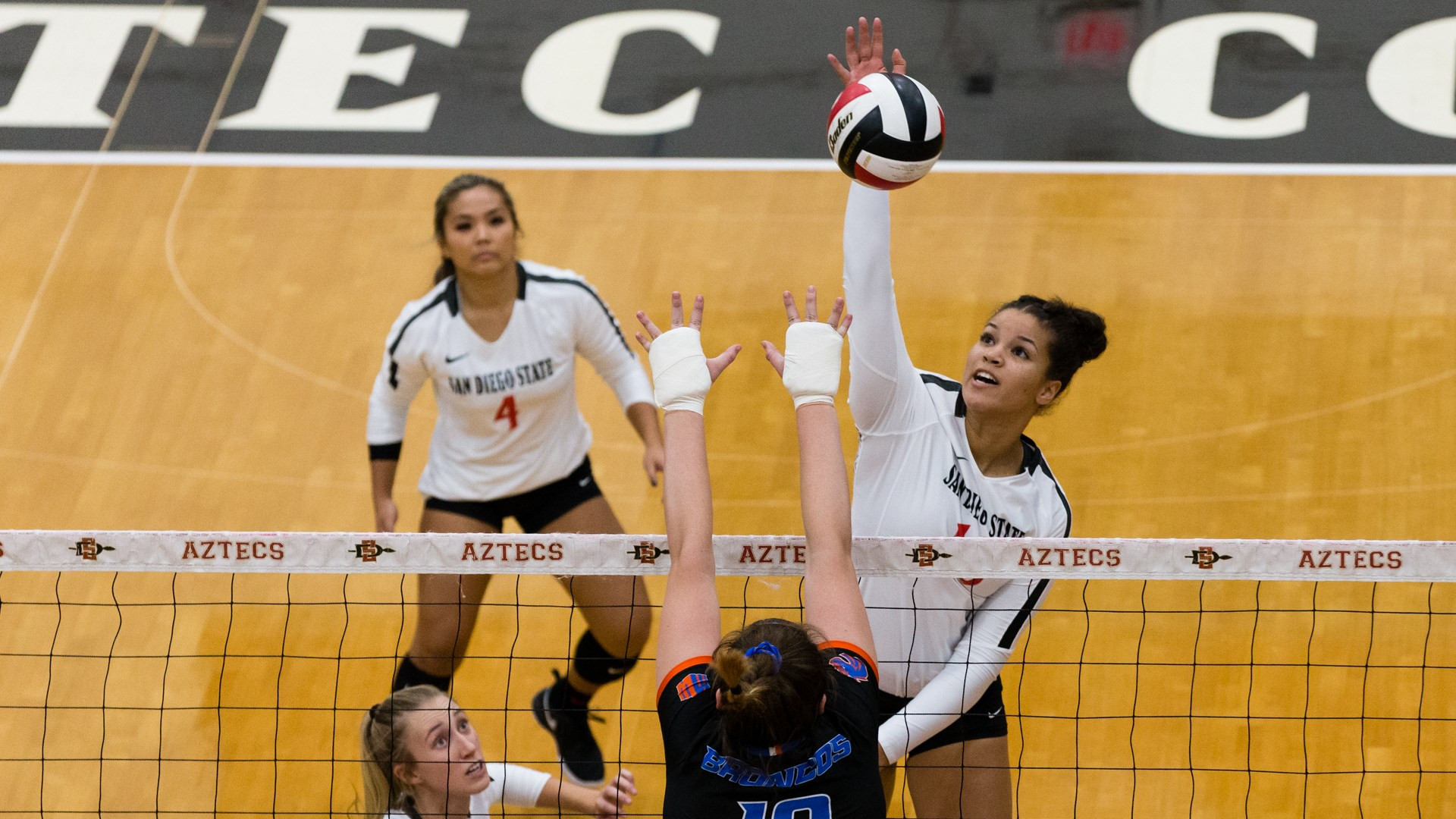Volleyball Ends Slide with Sweep of Utah State - San Diego State Aztecs