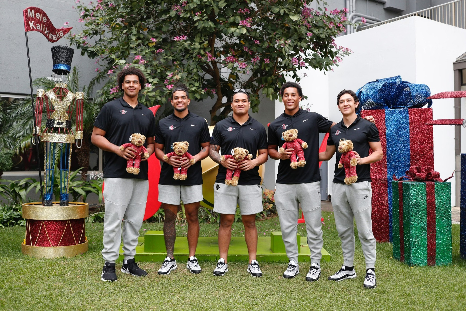 SDSU Football Visits Kapi'olani Medical Center - San Diego State Aztecs