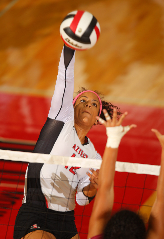 Aztec Volleyball Downs Air Force in Three Sets - San Diego State Aztecs