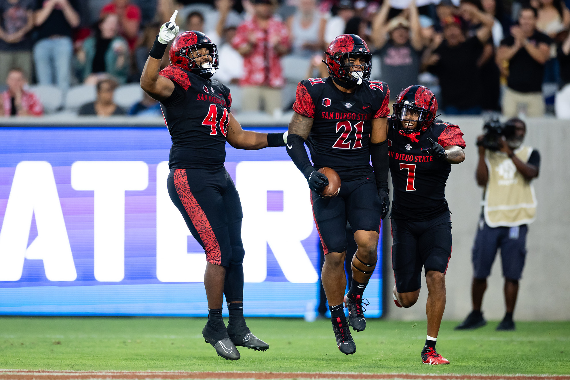 Tano Letuli Named to Polynesian College Football Player of the Year ...
