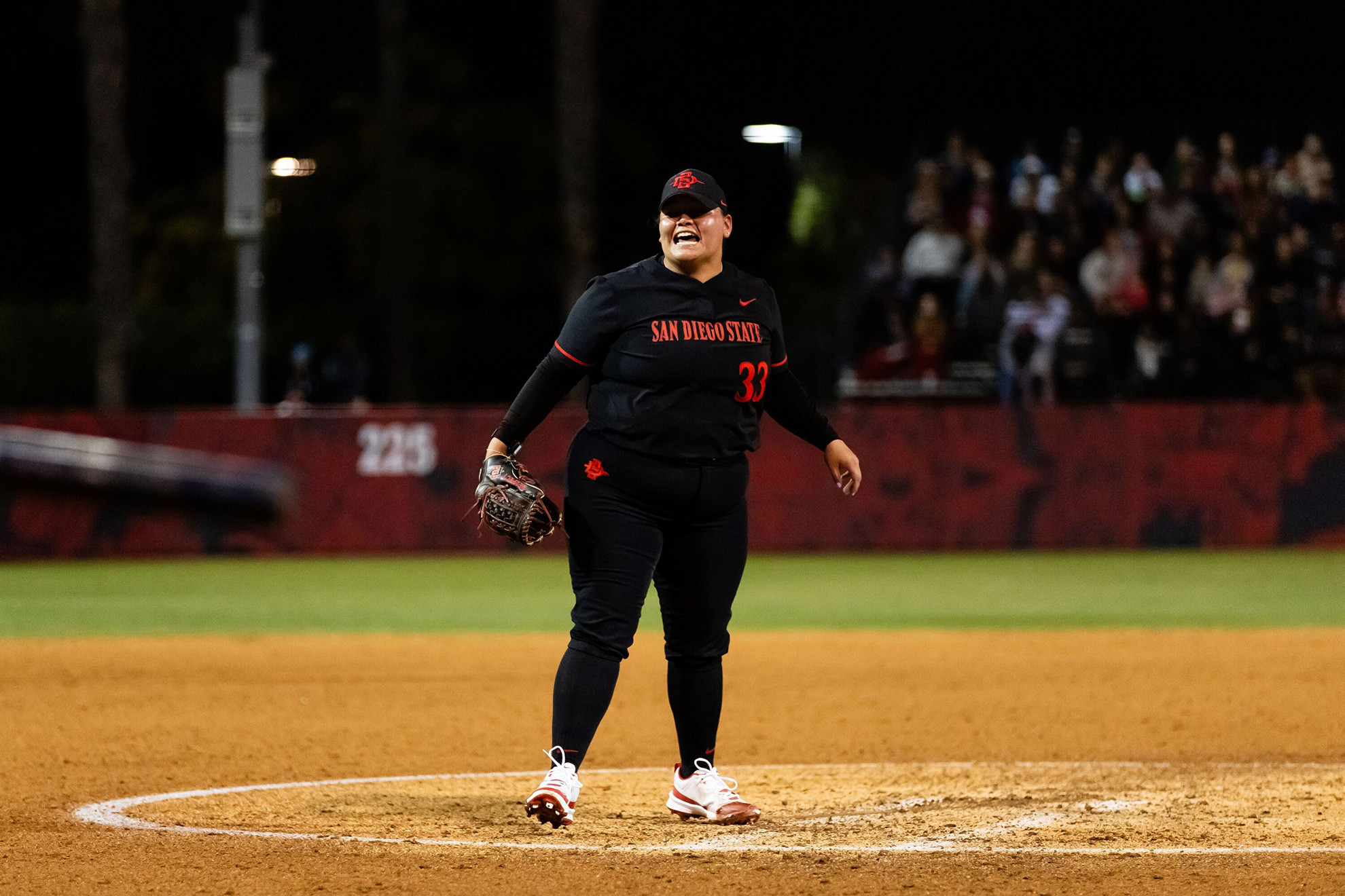 Dee Dee Hernandez Wins MW Pitcher of the Week - San Diego State Aztecs
