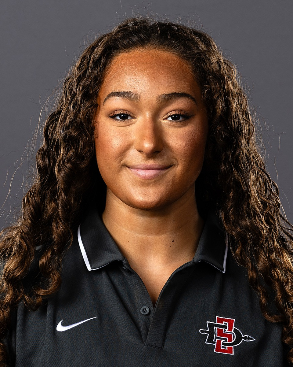 Christiana Williams - Women's Swimming and Diving 2023-24 - San Diego ...